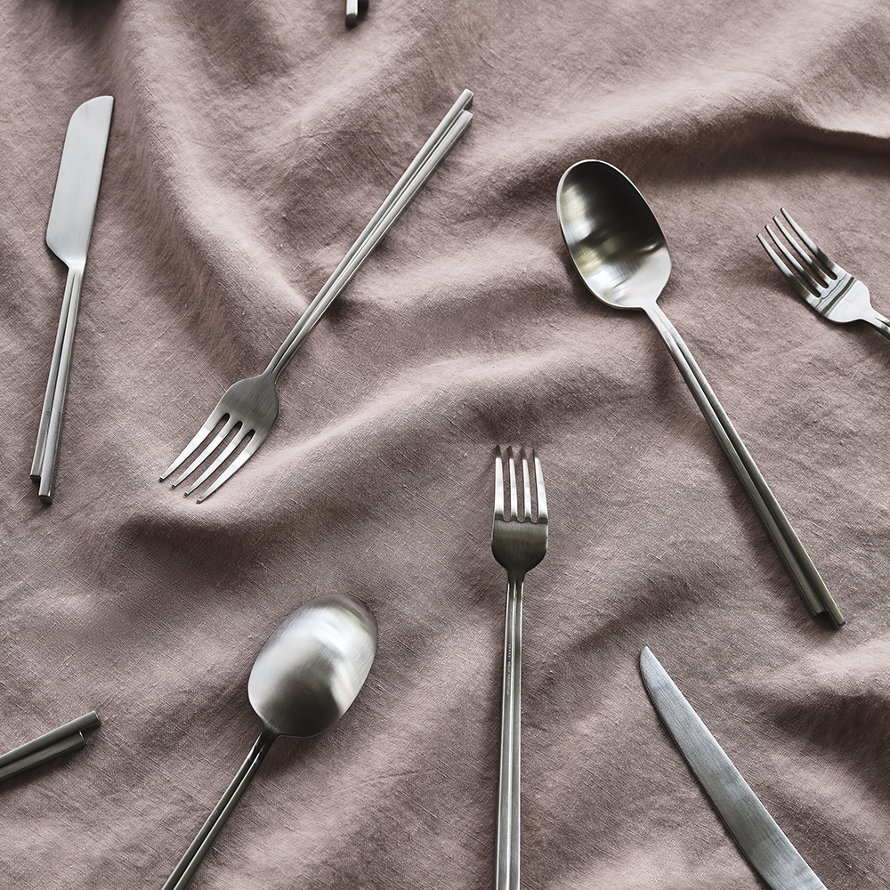 Dune Flatware, 24 pc Set | Kelly Wearstler