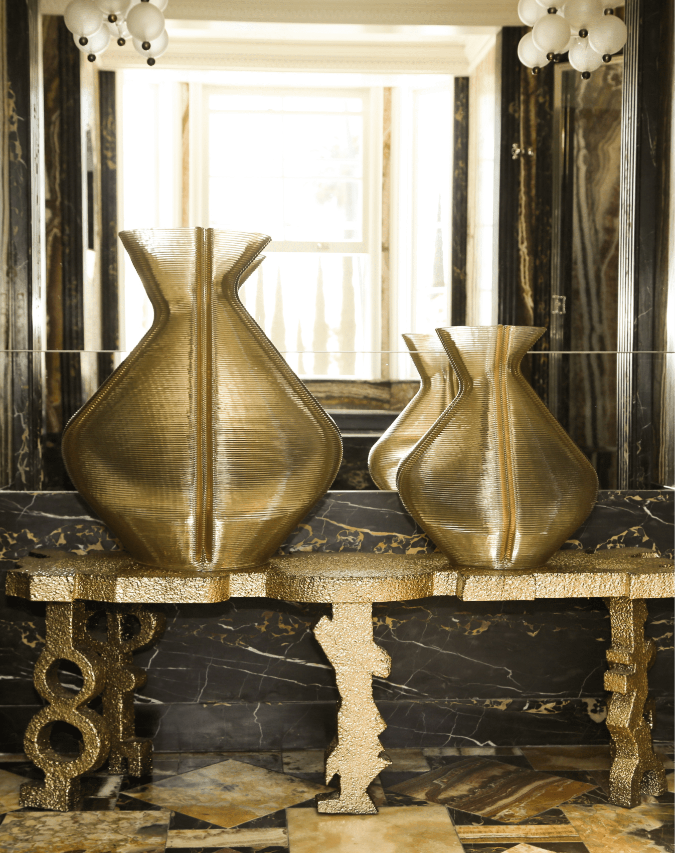 Esfera Ottoman | Kelly Wearstler
